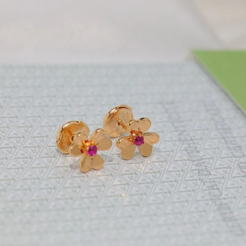 Inexpensive Vca Earrings