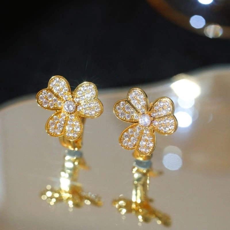 Low-cost Vca Earrings