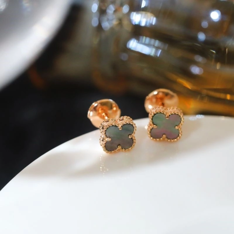 Real Vca Earrings