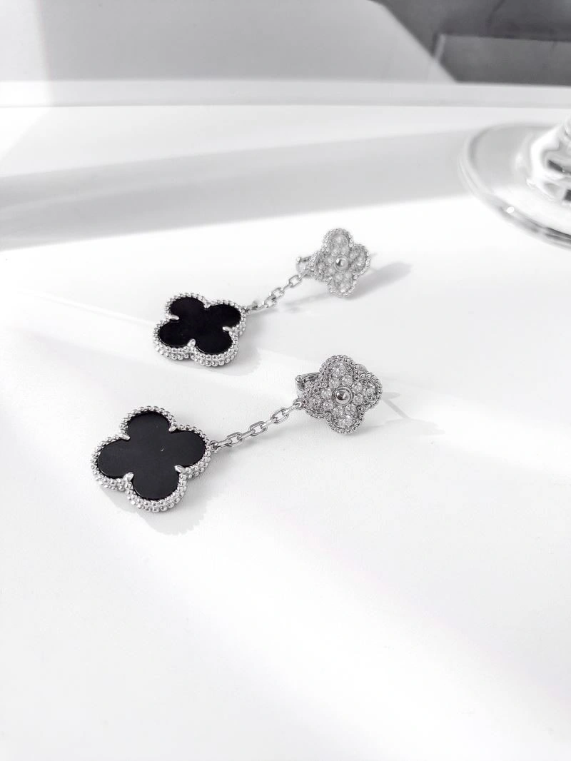 Exact replica Vca Earrings