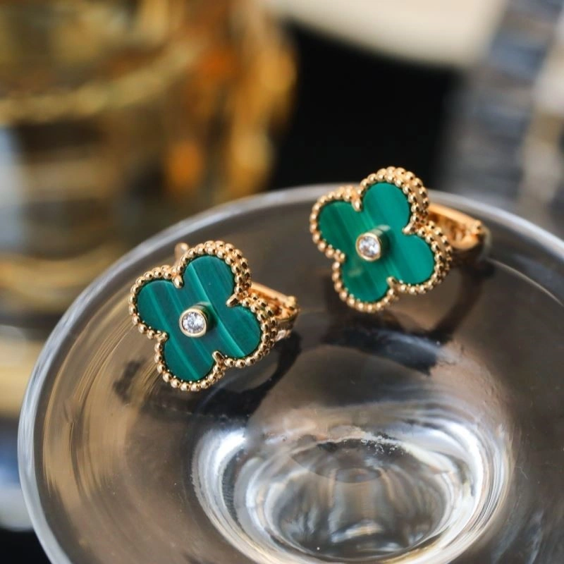 Low-cost Vca Earrings