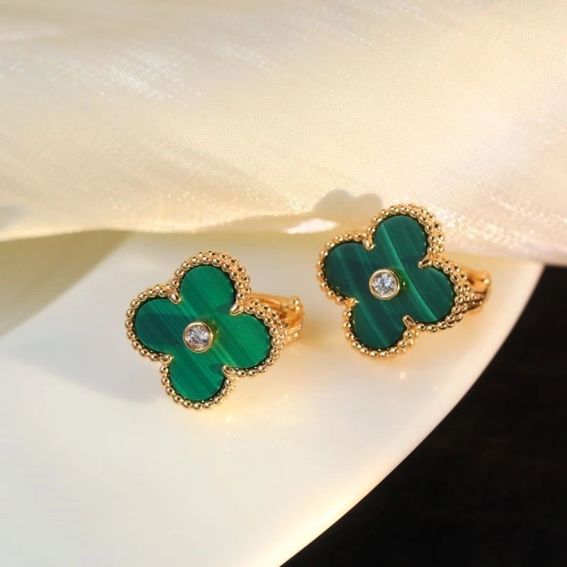Low-cost Vca Earrings