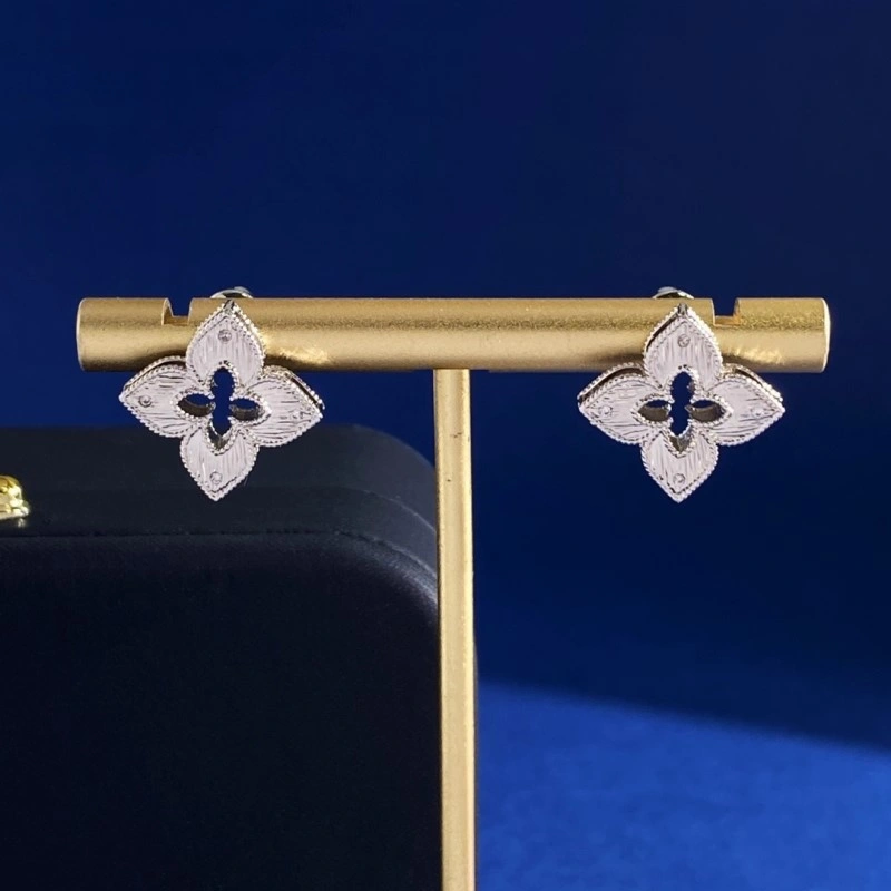 Brand-authenticated Vca Earrings