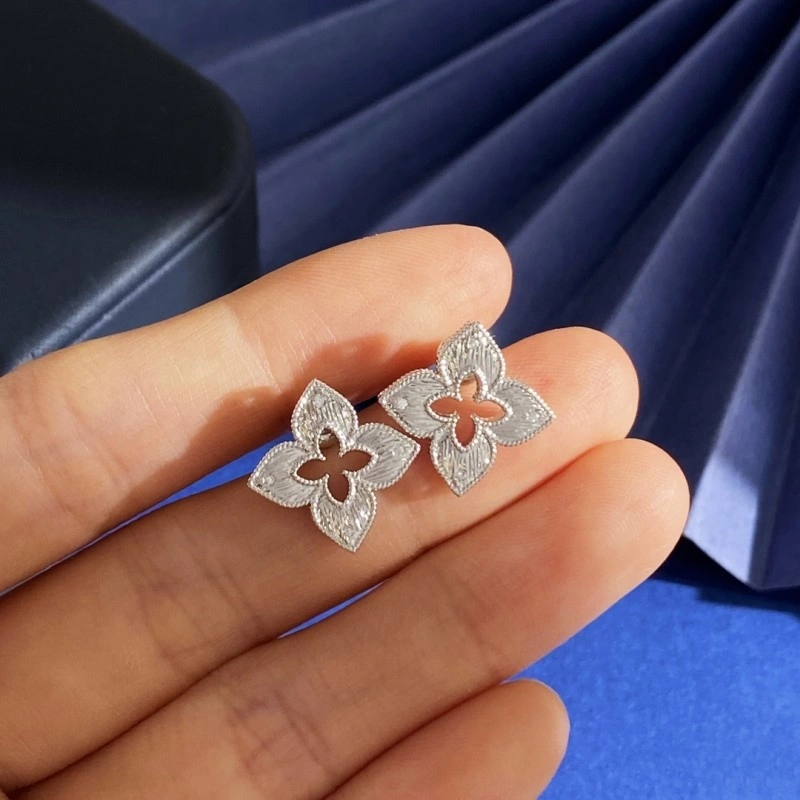 Brand-authenticated Vca Earrings