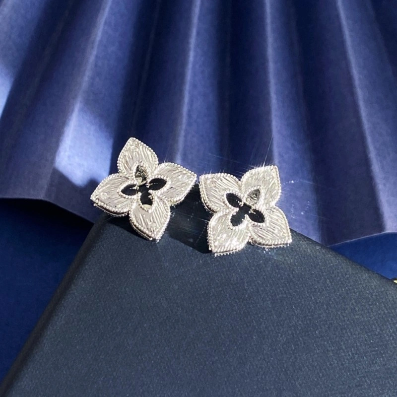 Brand-authenticated Vca Earrings
