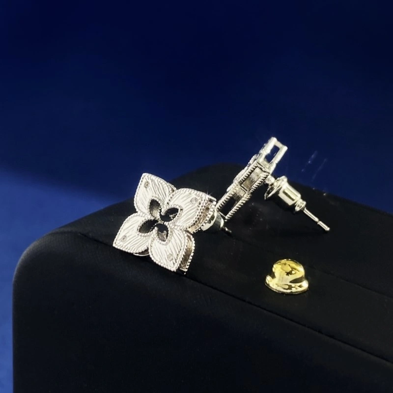 Brand-authenticated Vca Earrings