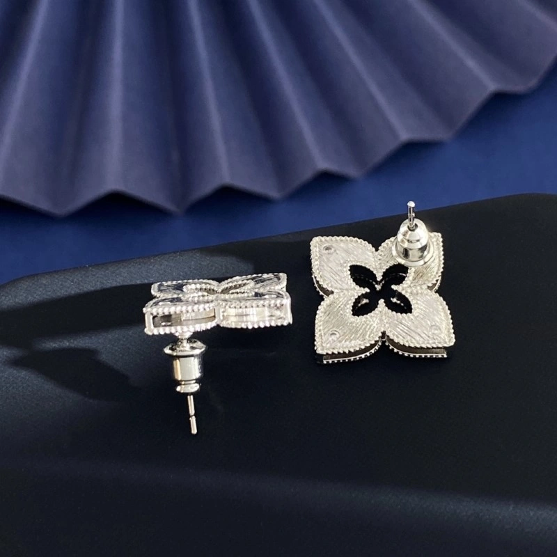 Brand-authenticated Vca Earrings