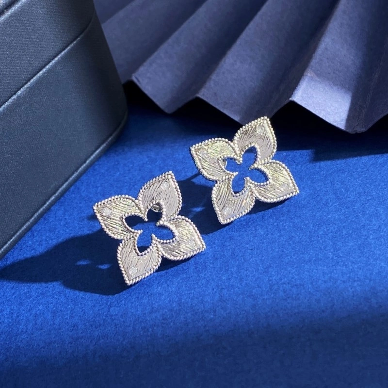 Brand-authenticated Vca Earrings