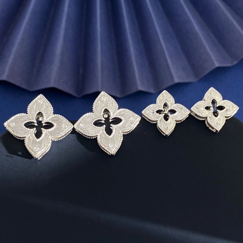 Brand-authenticated Vca Earrings