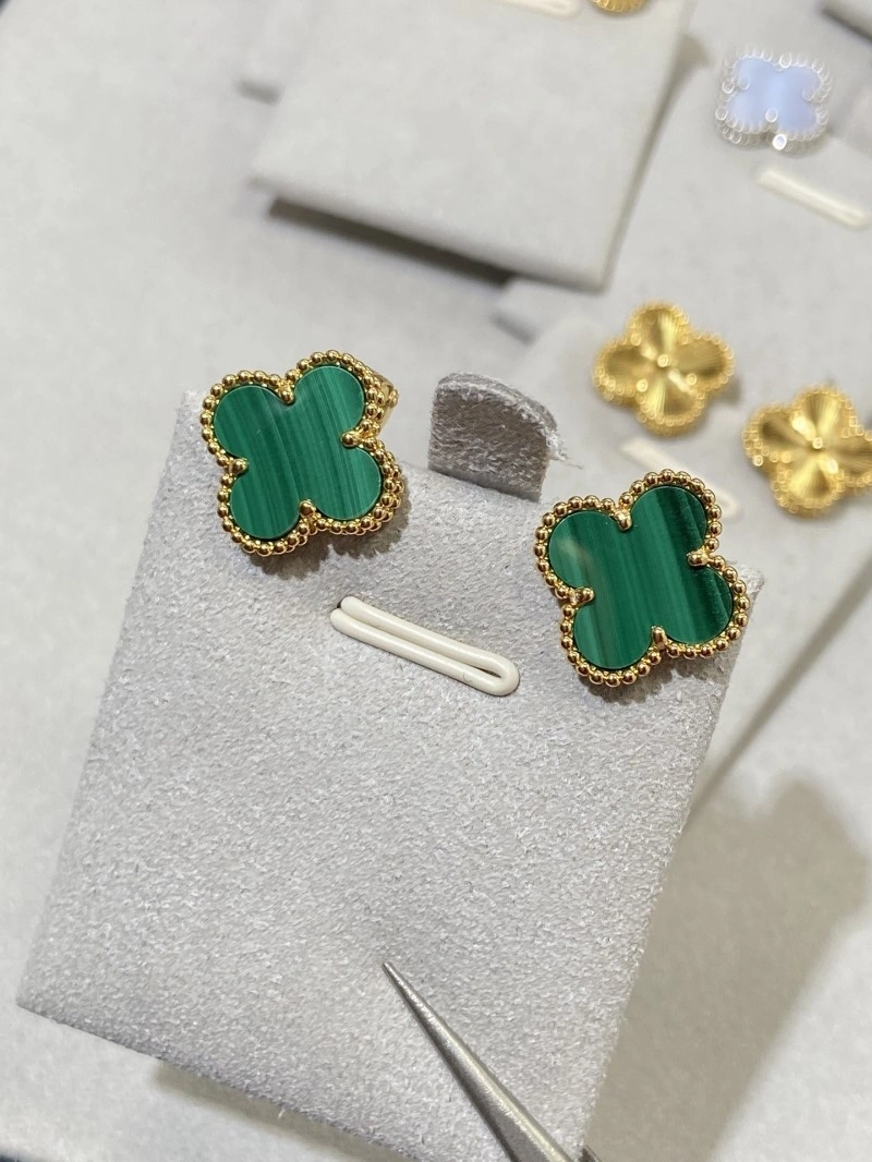 Exact replica Vca Earrings