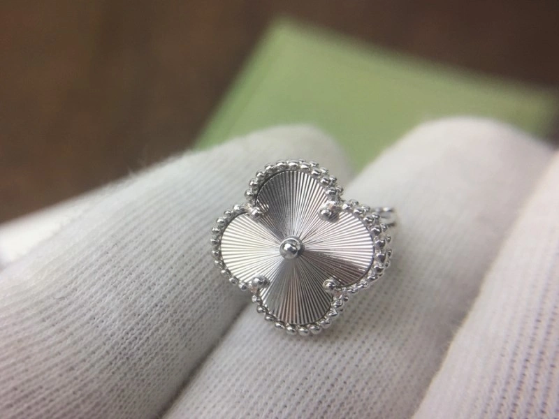1:1 copy Vca Earrings