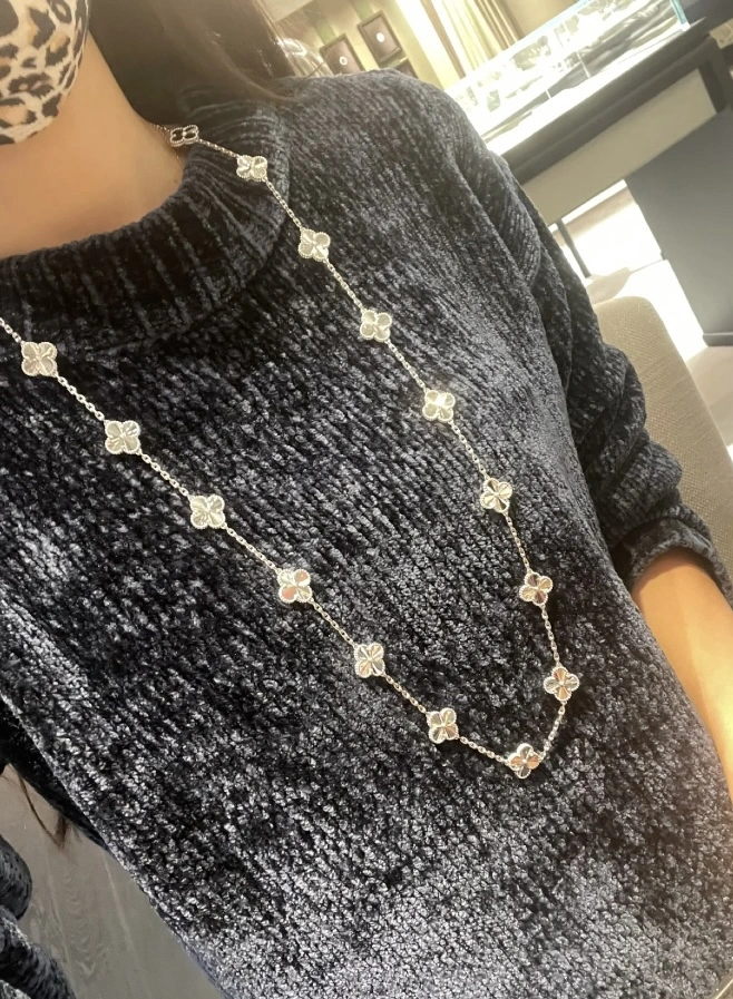 Exact replica Vca Necklaces