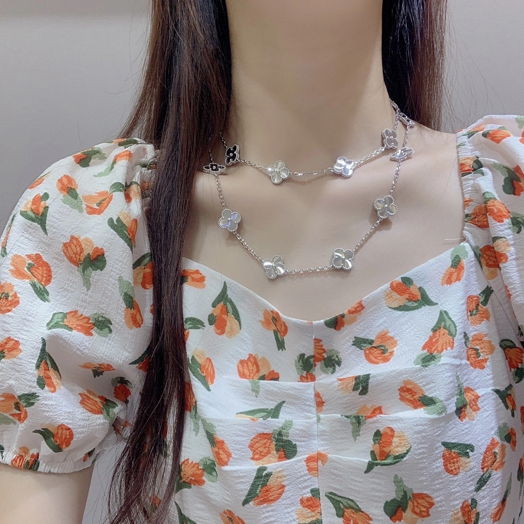 Exact replica Vca Necklaces
