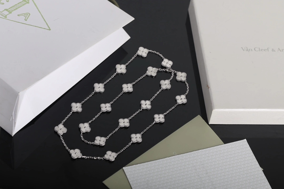 Exact replica Vca Necklaces