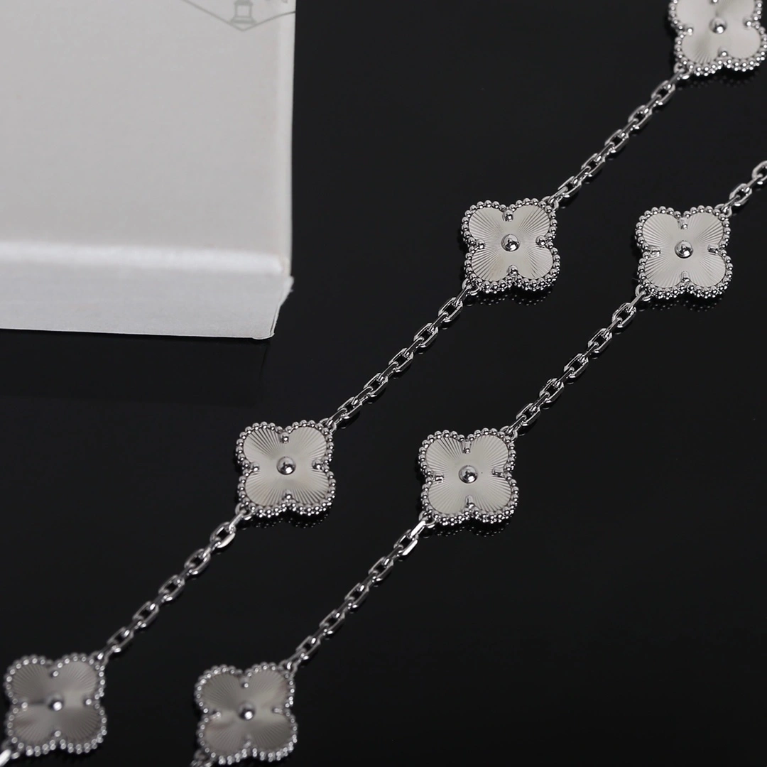 Exact replica Vca Necklaces