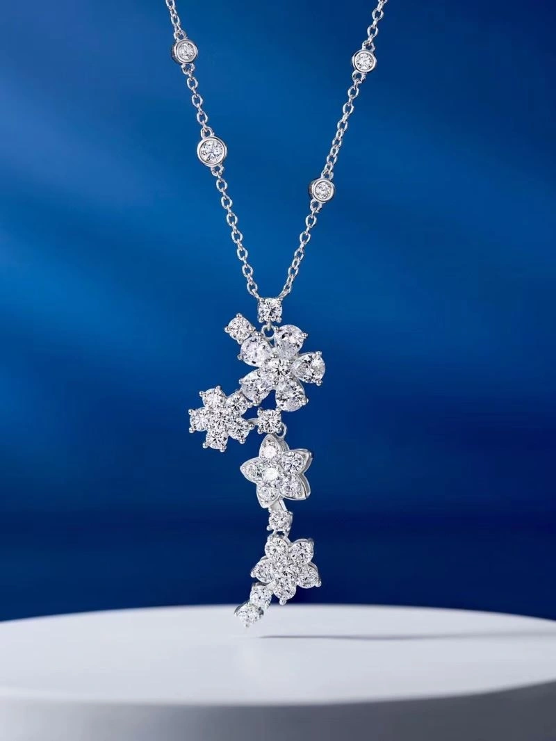 Value-priced Vca Necklaces