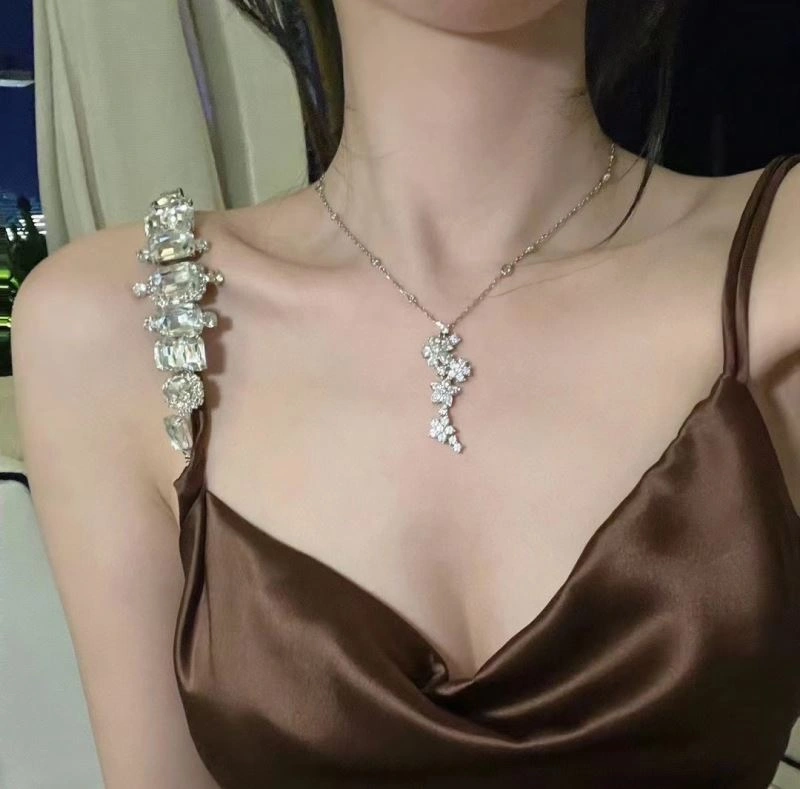 Value-priced Vca Necklaces