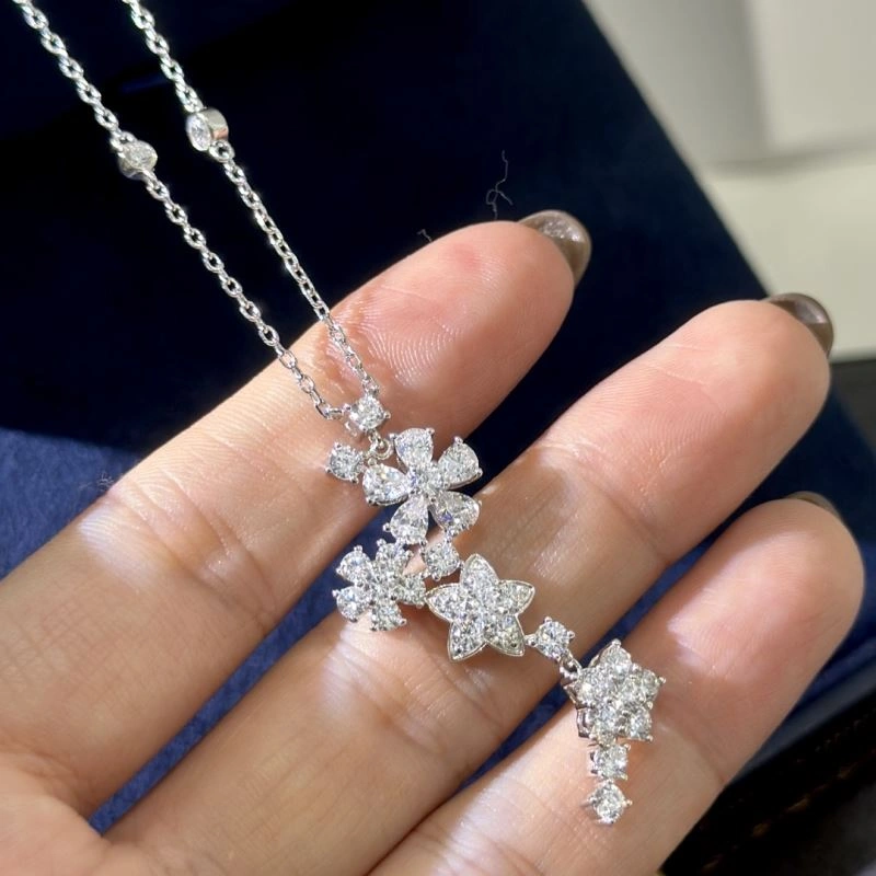 Value-priced Vca Necklaces
