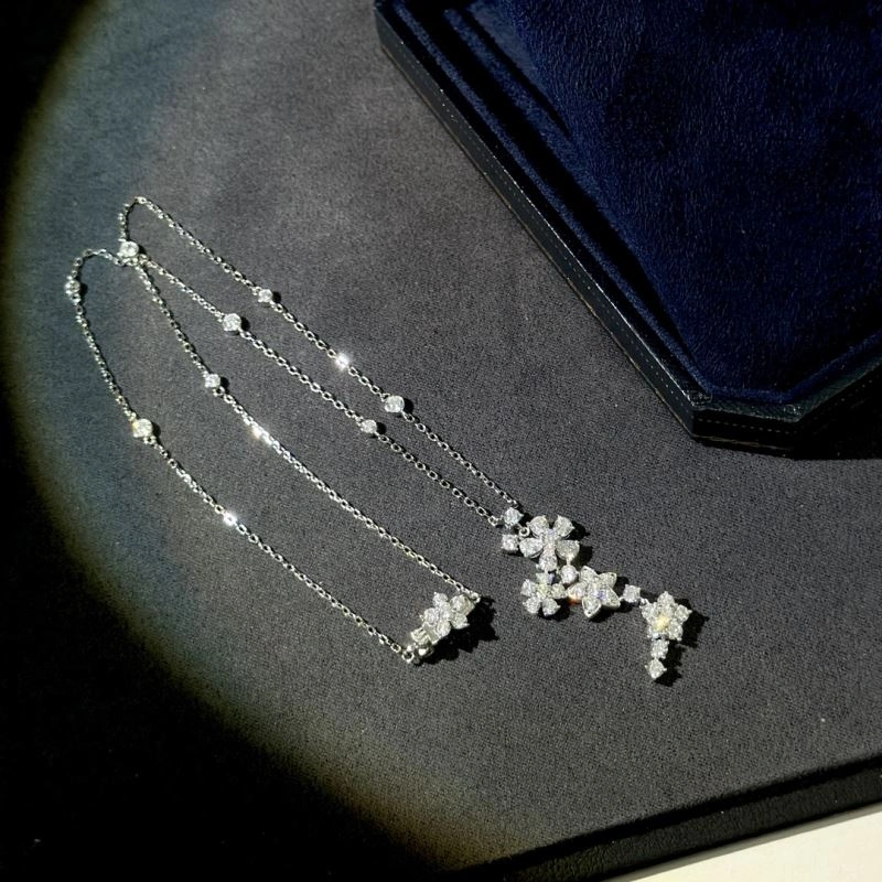 Value-priced Vca Necklaces