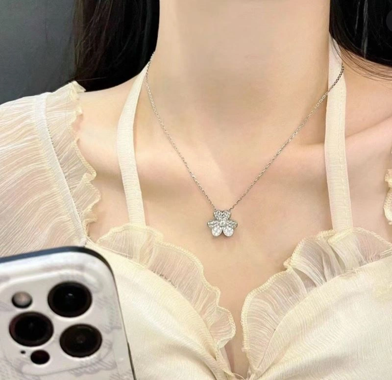 Economical Vca Necklaces