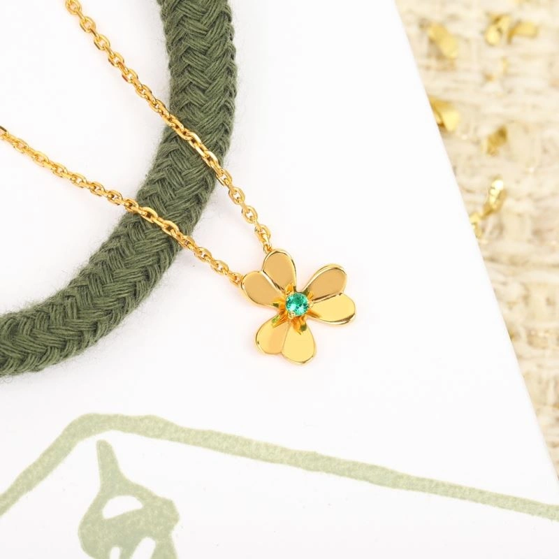 Low-cost Vca Necklaces