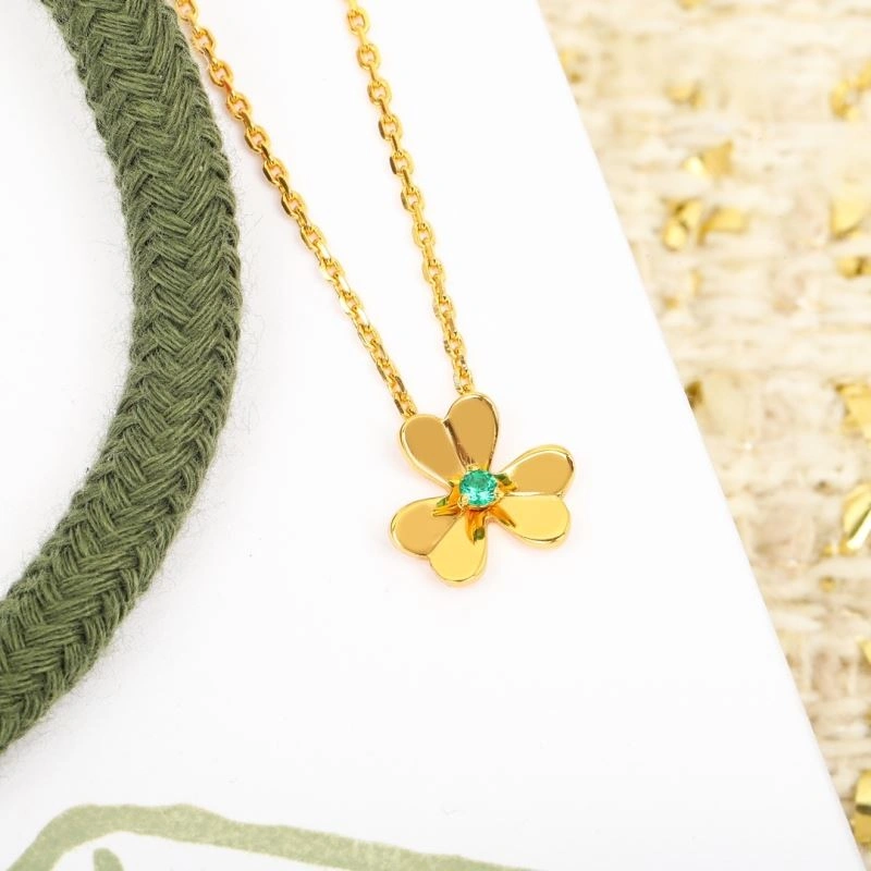 Low-cost Vca Necklaces