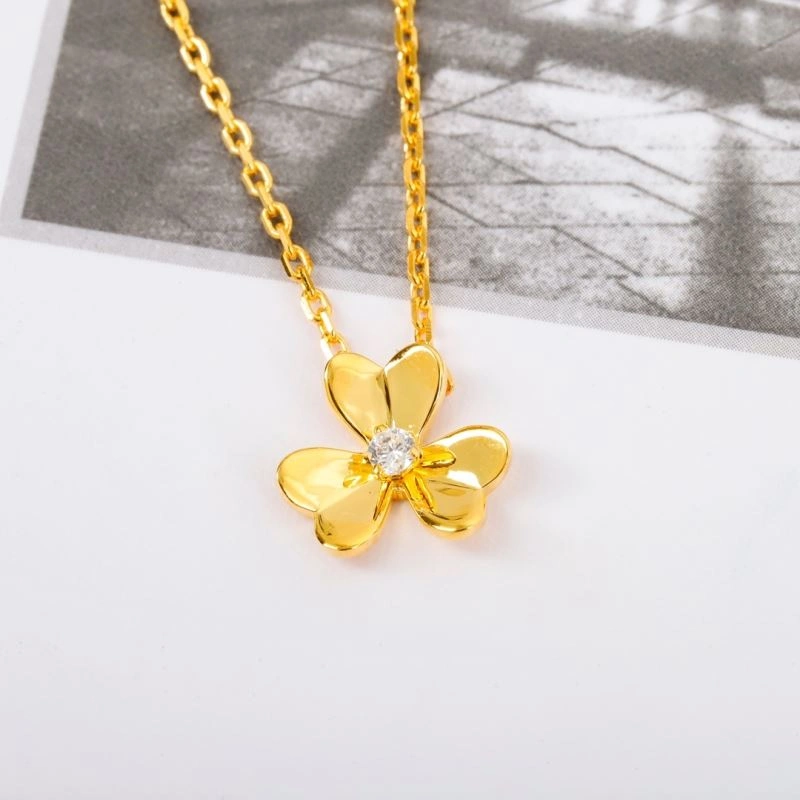 Accurate model Vca Necklaces