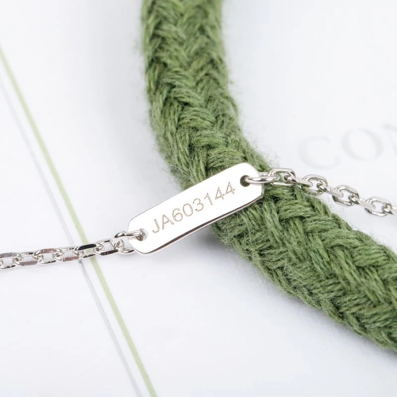 Indistinguishable Vca Necklaces