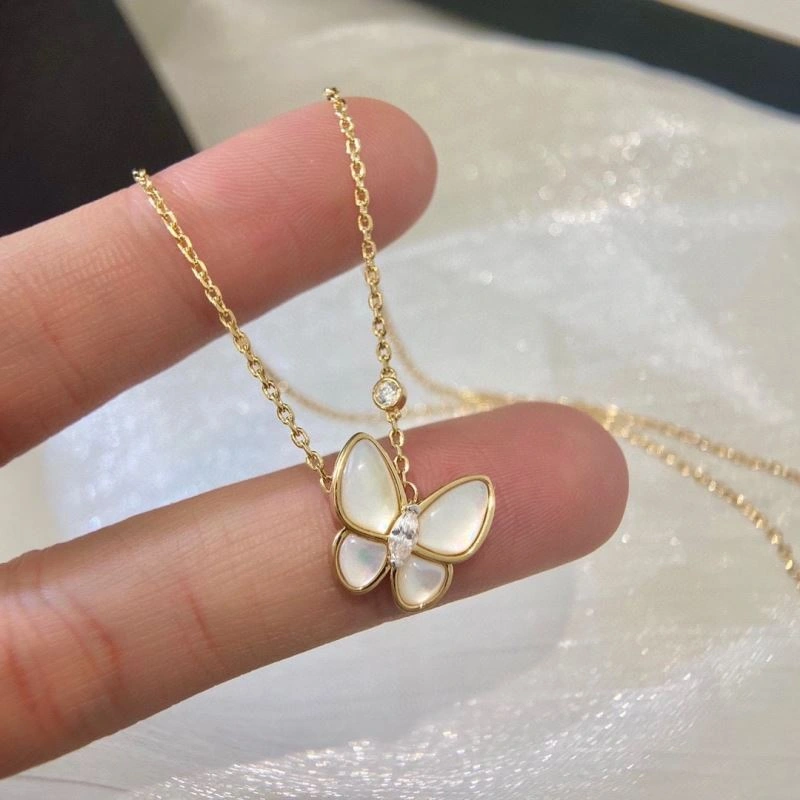 Accurate model Vca Necklaces