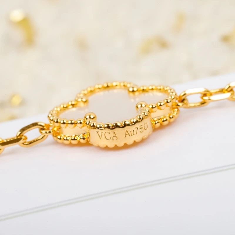 Precise copy Vca Necklaces