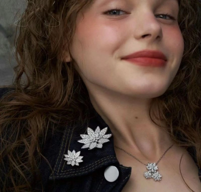 Low-cost Vca Necklaces