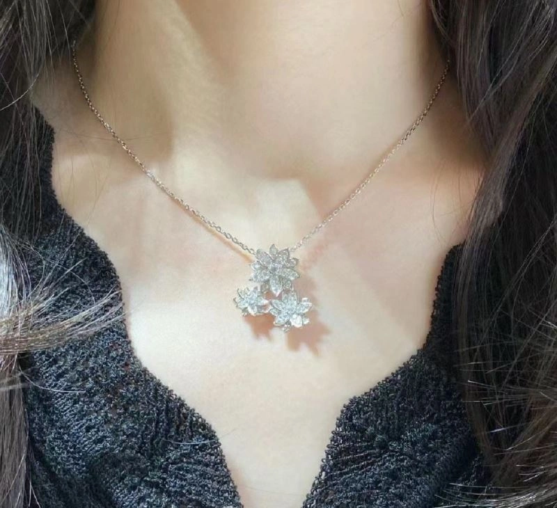 Low-cost Vca Necklaces