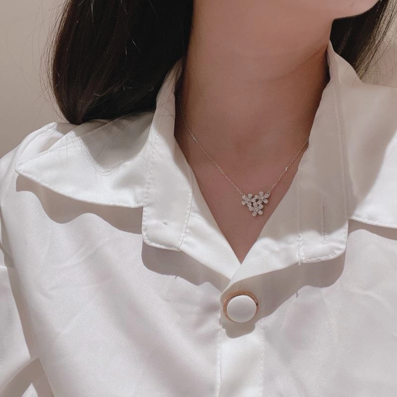 Budget-friendly Vca Necklaces