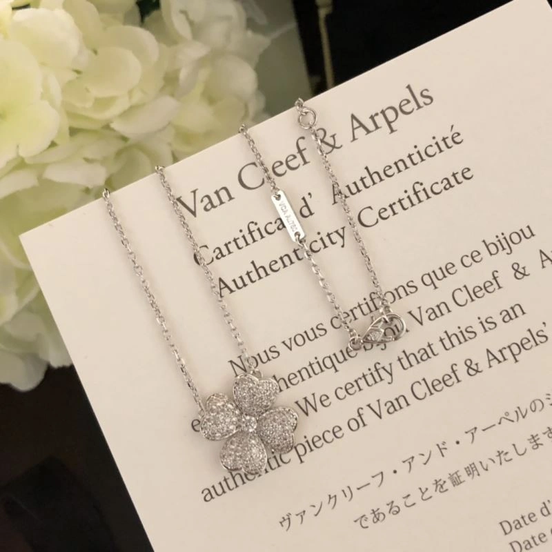 Exact replica Vca Necklaces