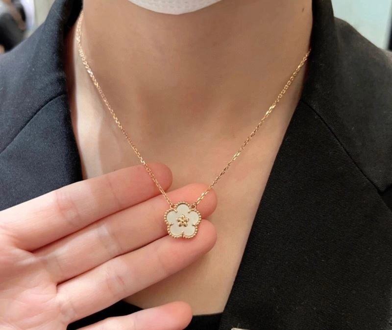 Authentic Vca Necklaces