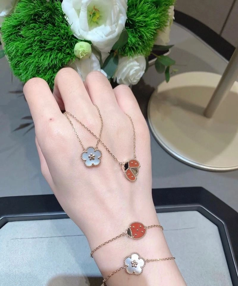 Authentic Vca Necklaces