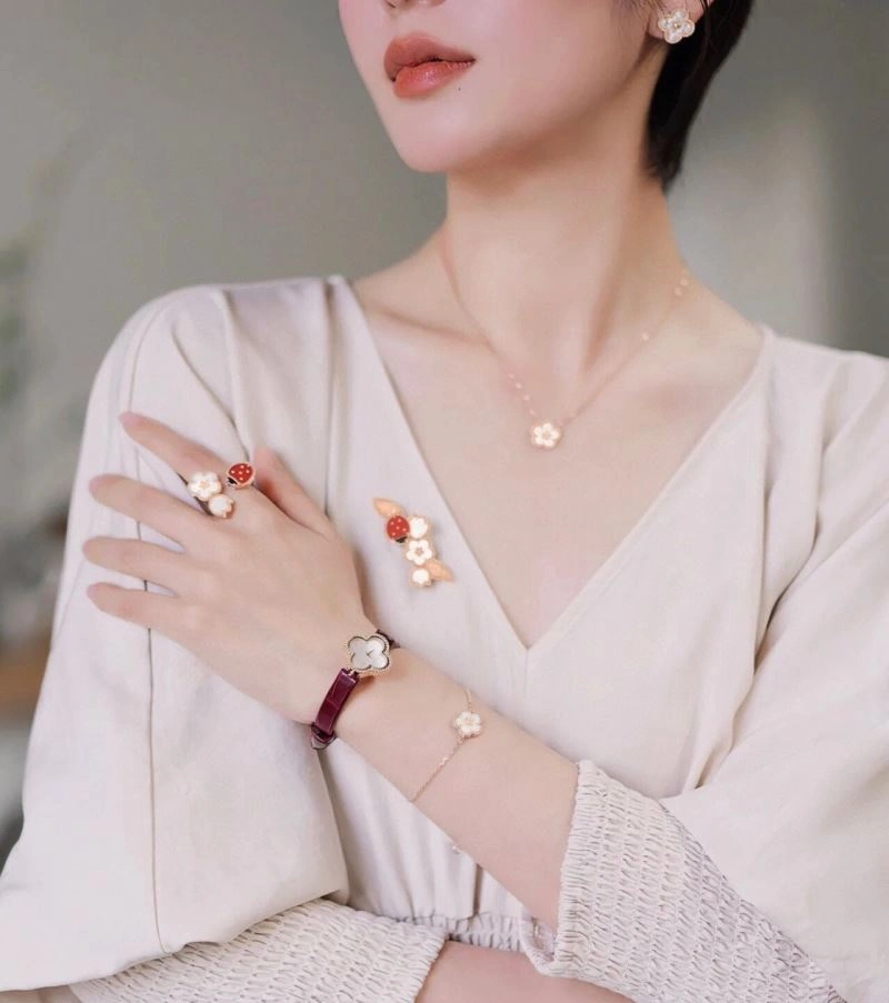 Authentic Vca Necklaces