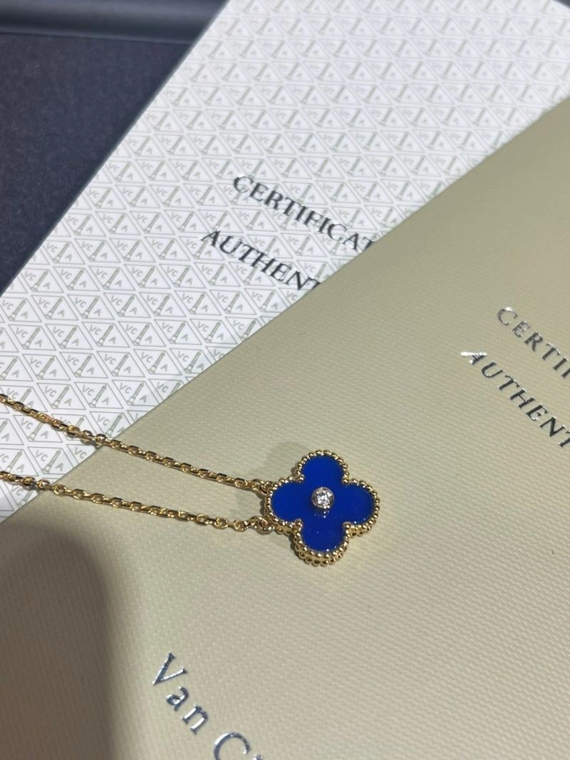 Accurate model Vca Necklaces