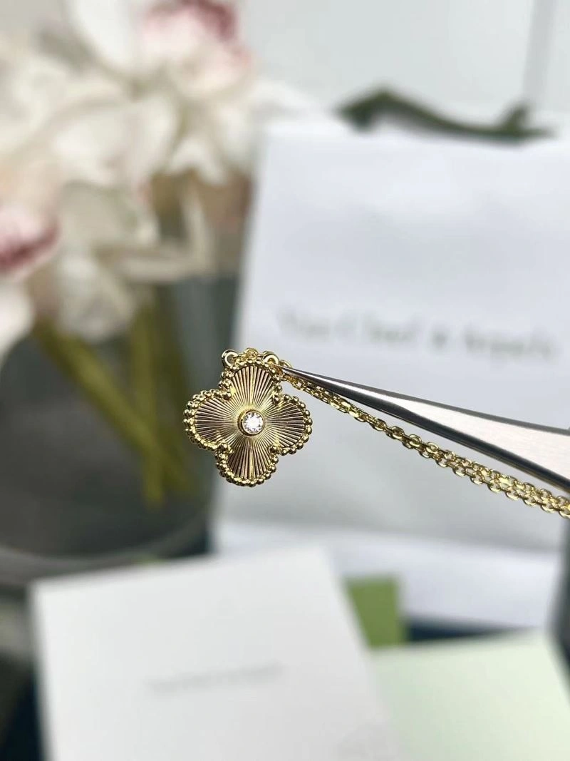 High accuracy Vca Necklaces