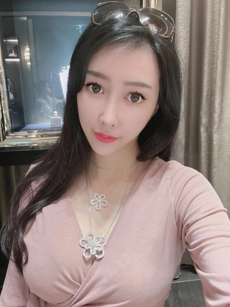 Genuine Vca Necklaces