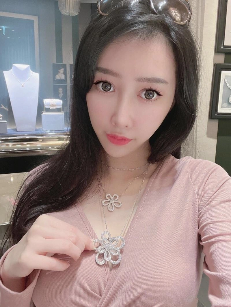Genuine Vca Necklaces