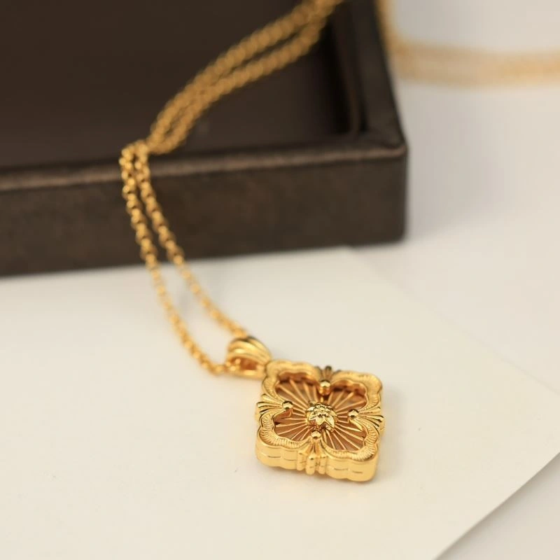 Exact replica Vca Necklaces