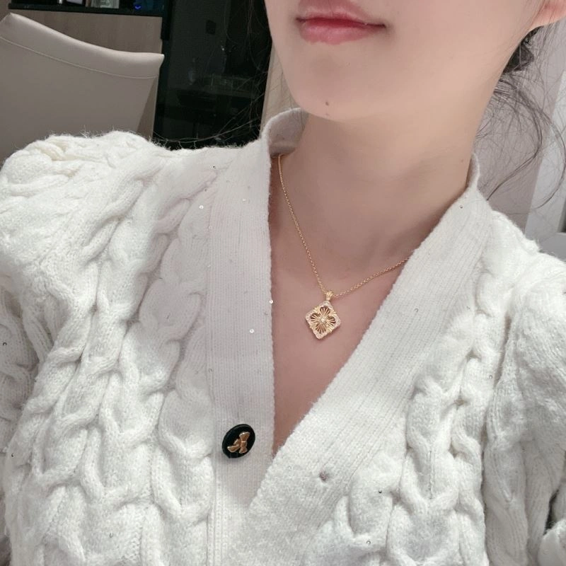 Exact replica Vca Necklaces