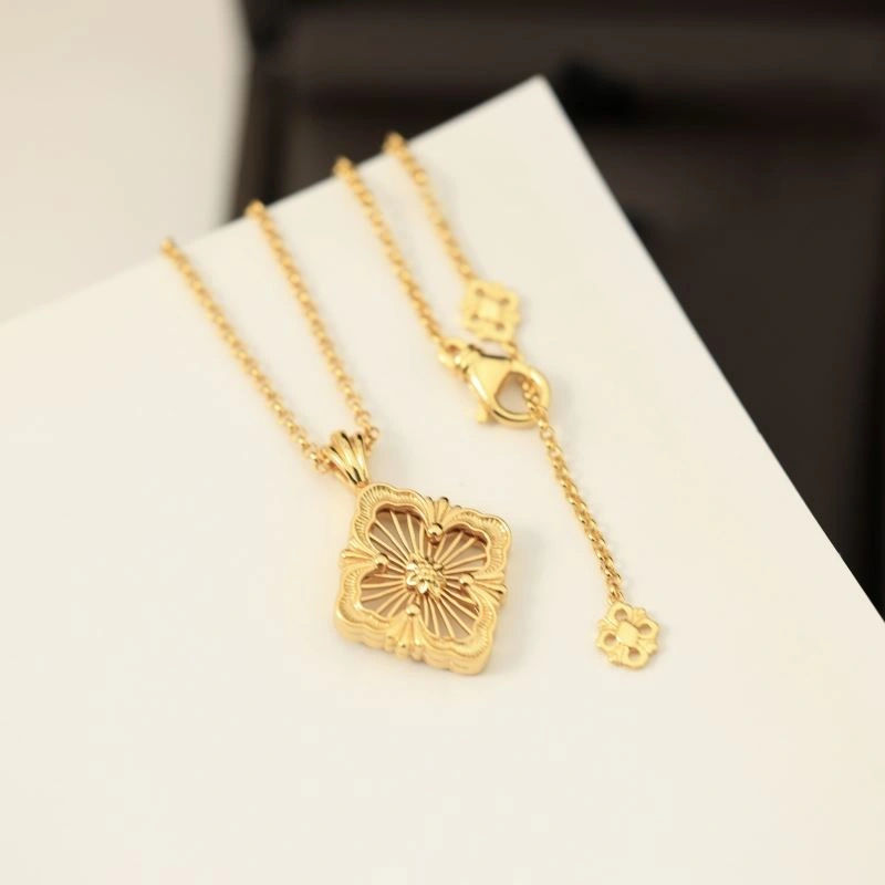 Exact replica Vca Necklaces