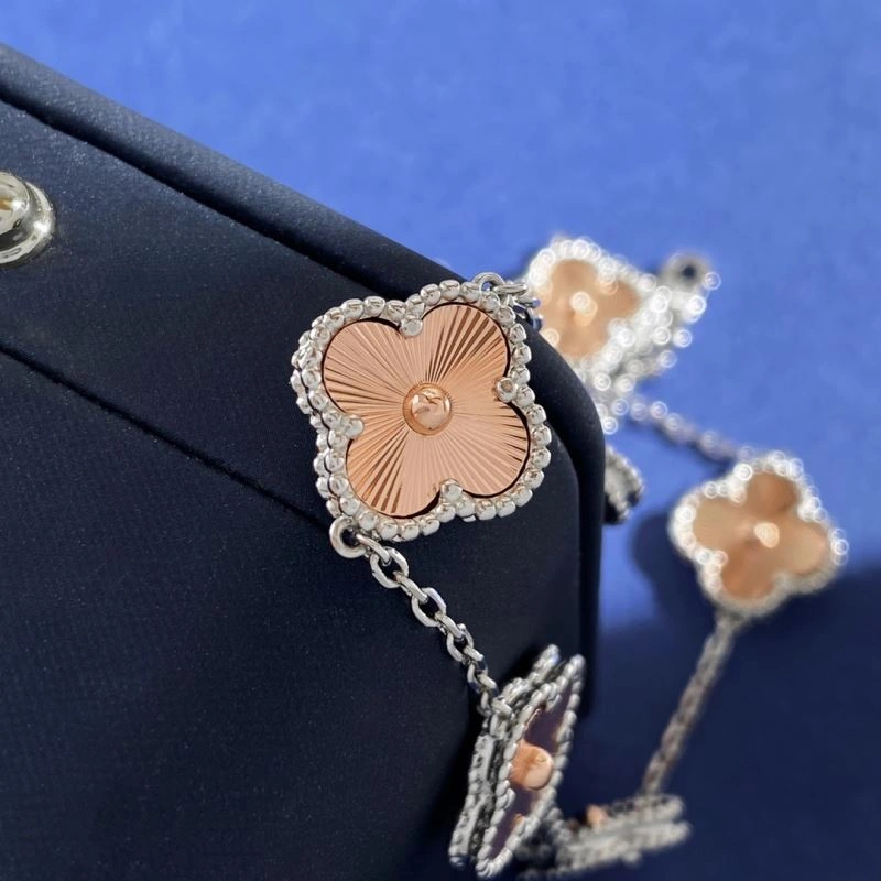 Vca Necklaces