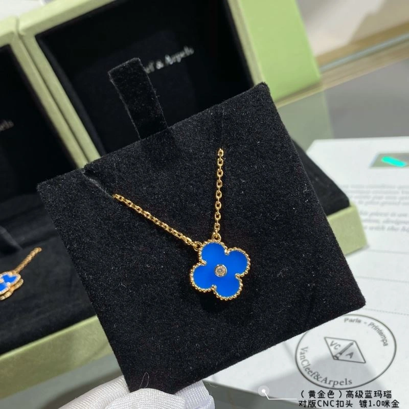 Low-cost Vca Necklaces