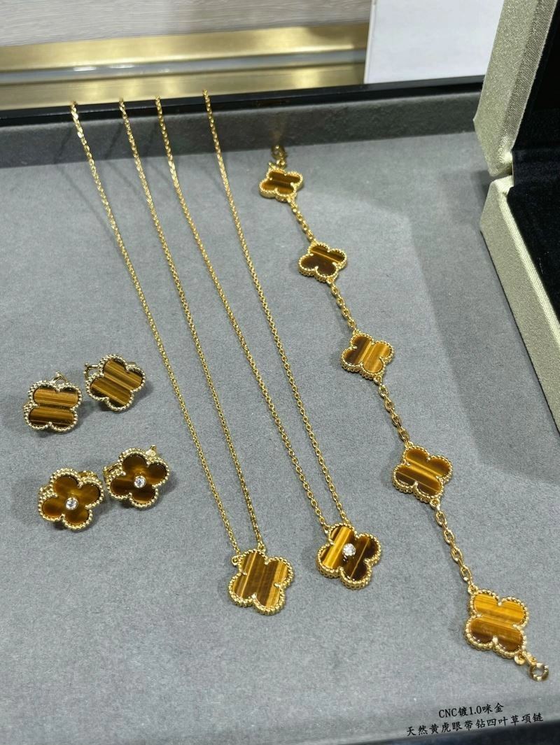 Mirror quality Vca Necklaces