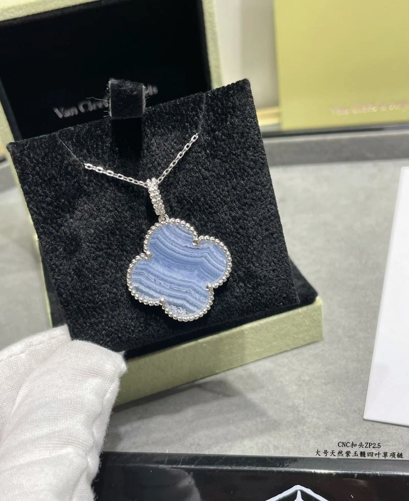 Exact replica Vca Necklaces