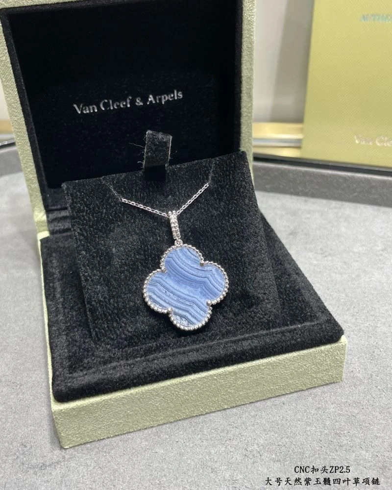 Exact replica Vca Necklaces