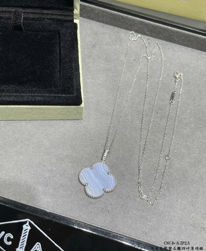 Exact replica Vca Necklaces